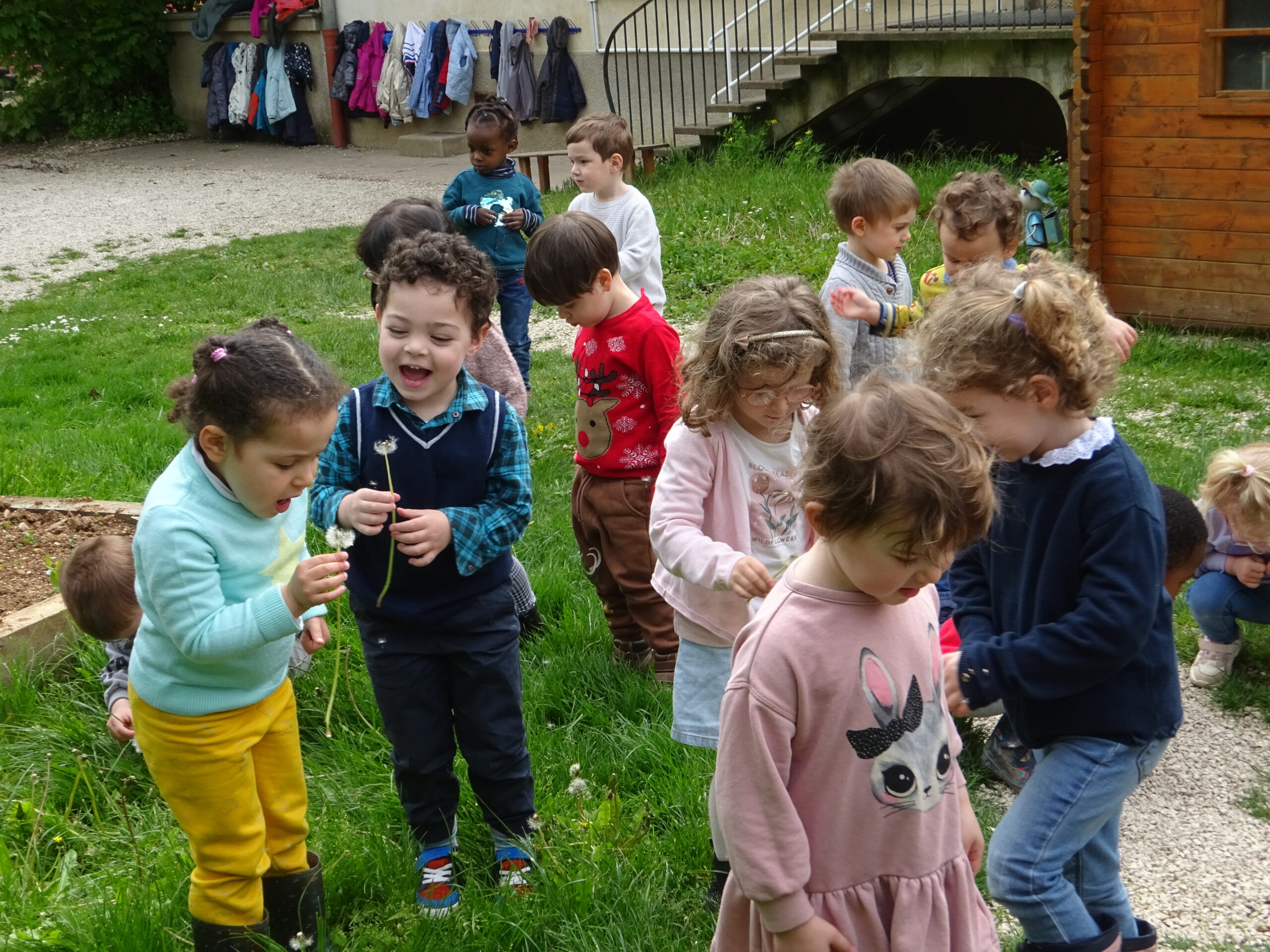 Promenade Dans Le Parc Tous Les Sens En éveil Pour Les Tps Ps École Et Foyer Saint Dominique 